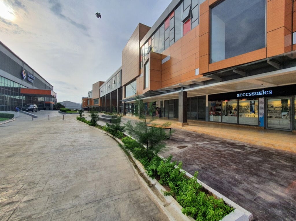 Landmark Retail Boulevard